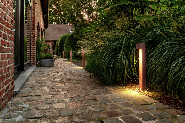 Natural purity in exterior lighting. | Lumyn