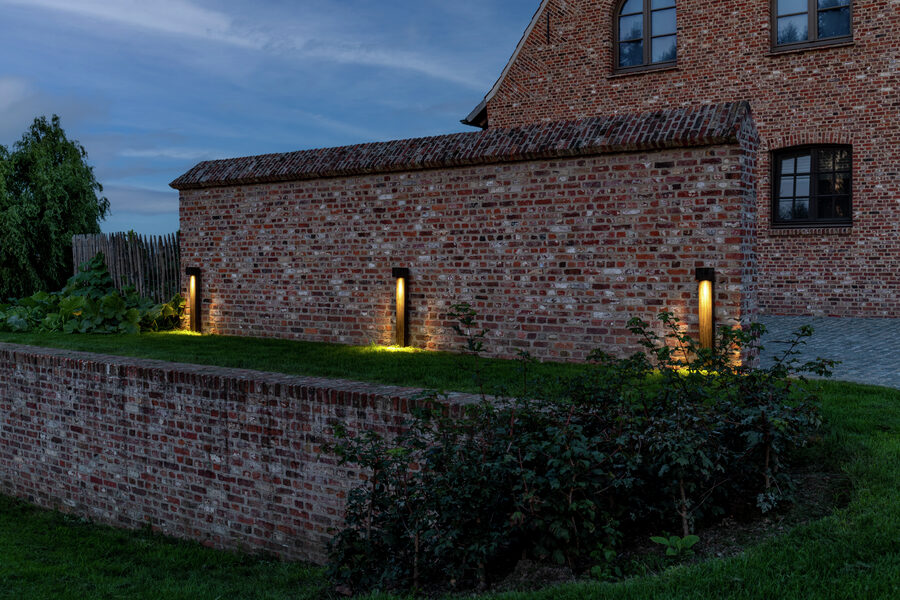 Natural purity in exterior lighting. | Lumyn